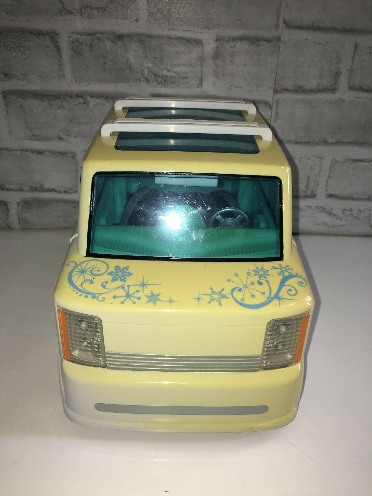 RARE MOXIE GIRLZ SNOW CAR W/ REMOTE CONTROL SNOW MOBILE MAGIC SNOW RC ...