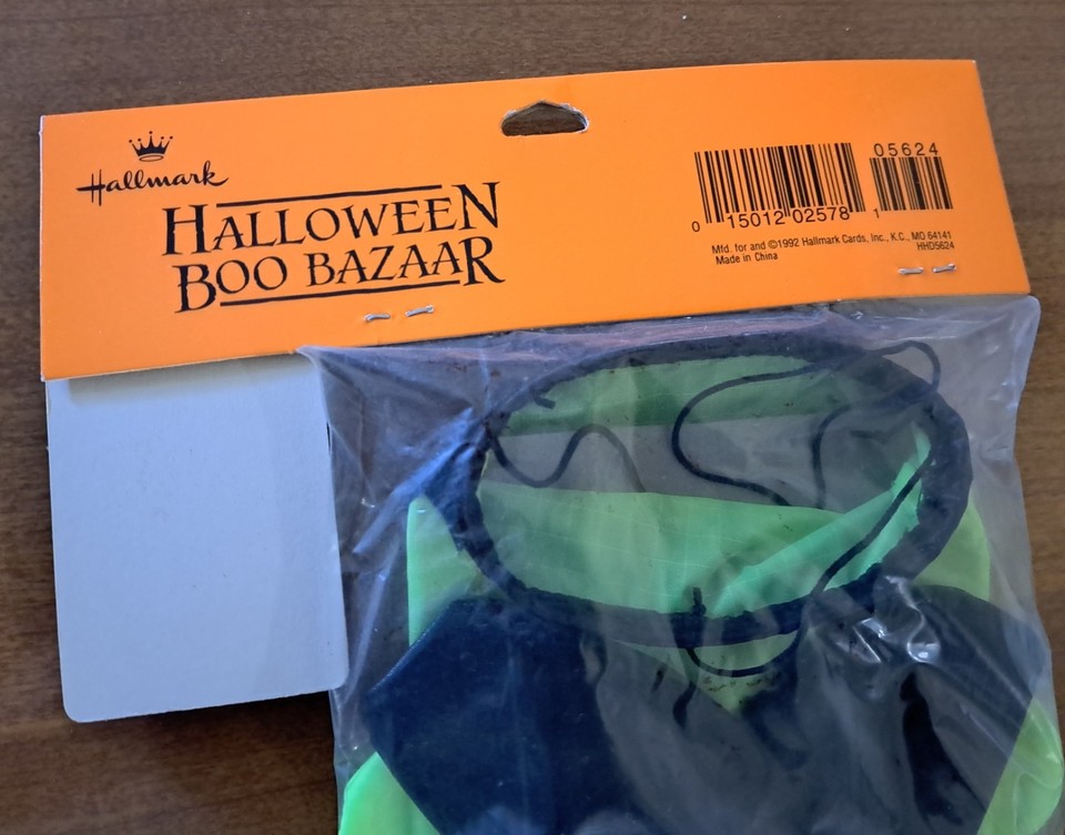 Vintage 1992 Halloween Hallmark Boo Bazaar Small Wind Sock ...