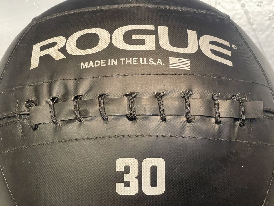 New Rogue 30lb Medicine Ball Double Stitched 14" Dia Scuff-Resistant ...