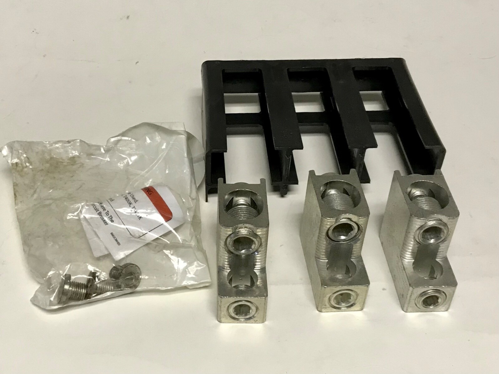 EATON CUTLER HAMMER 3TA401K 3 Pole K Frame Type KD HKD Lug Terminal Kit ...