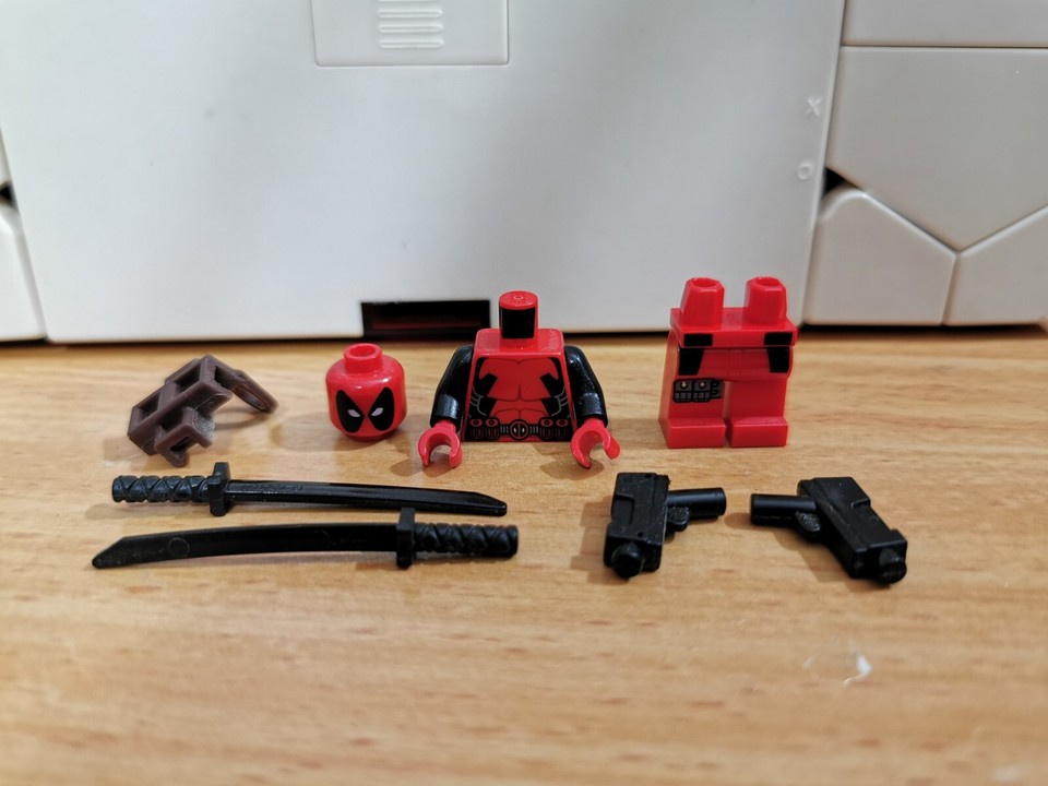 LEGO Marvel Superheroes Deadpool minifigure; Part of set 6866 authentic ...