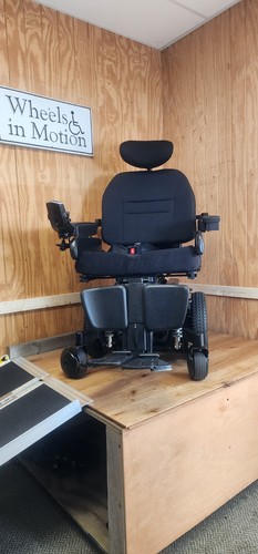 Pride QUANTUM Q6 EDGE .POWER TILT,RECLINE AND LEGS. ATTENDANT CONTROL ...