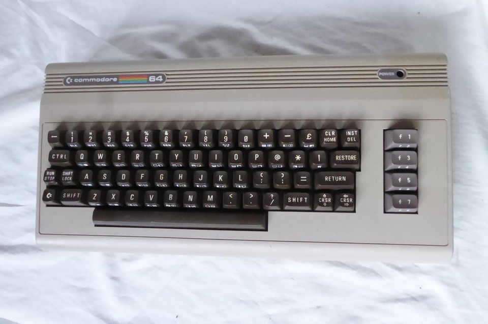 Vintage COMMODORE 64 CBM64 MICRO COMPUTER & PSU + DATASETTE for Spares ...
