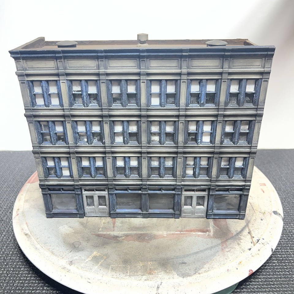 DPM Built, Painted, Weathered Hotel Merchant Building HO Scale 1:87 ...