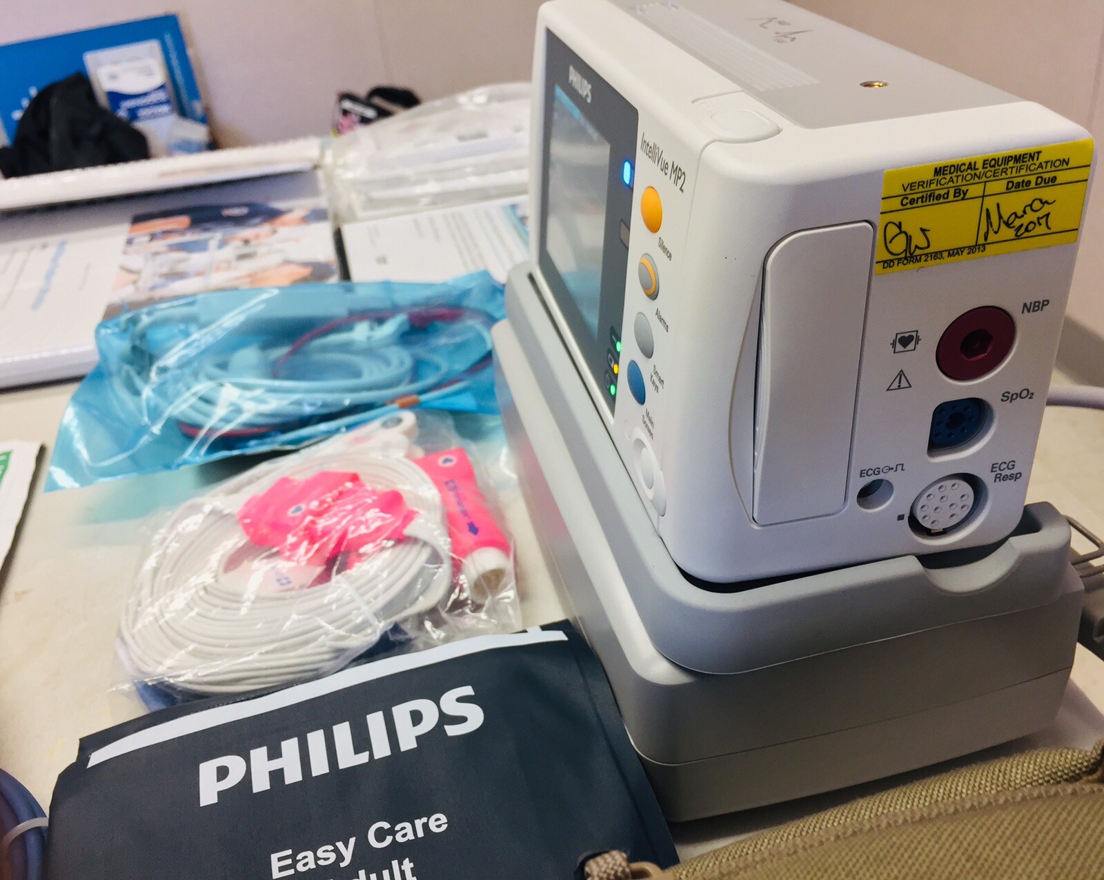 BUNDLE Philips Intellivue MP2 X2 M3002A M8102A W/CO2 A01 Monitor Touch ...