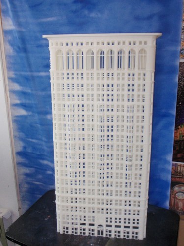HO SCALE FLATIRON SKYSCRAPER TALL BUILDING WITH OPEN WINDOWS | eBay