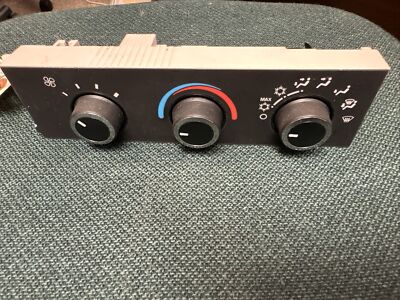 Chevrolet Temperature Control Switch With Part Number 84288985 | eBay