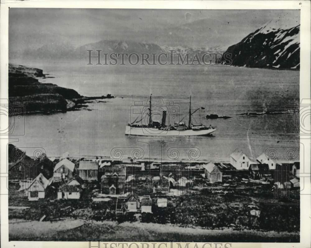 1942 Press Photo Aerial view of Dutch Harbor & town in Alaska during ...
