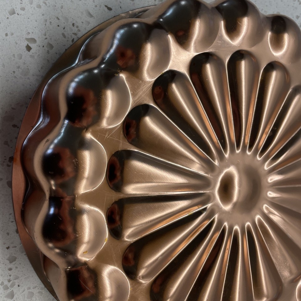 Vintage Wear Ever 12 Cup Fluted Mold Copper Tone Large Round Flower ...