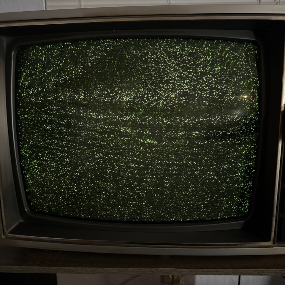 Retro 1986 White Zenith B1996W System 3 19" Color Sentry CRT TV - Turns ...