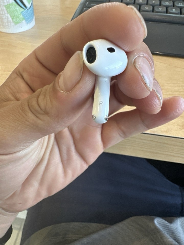 R AirPod 4th Generation A3050 Single Earbud Right Side Only Used | eBay