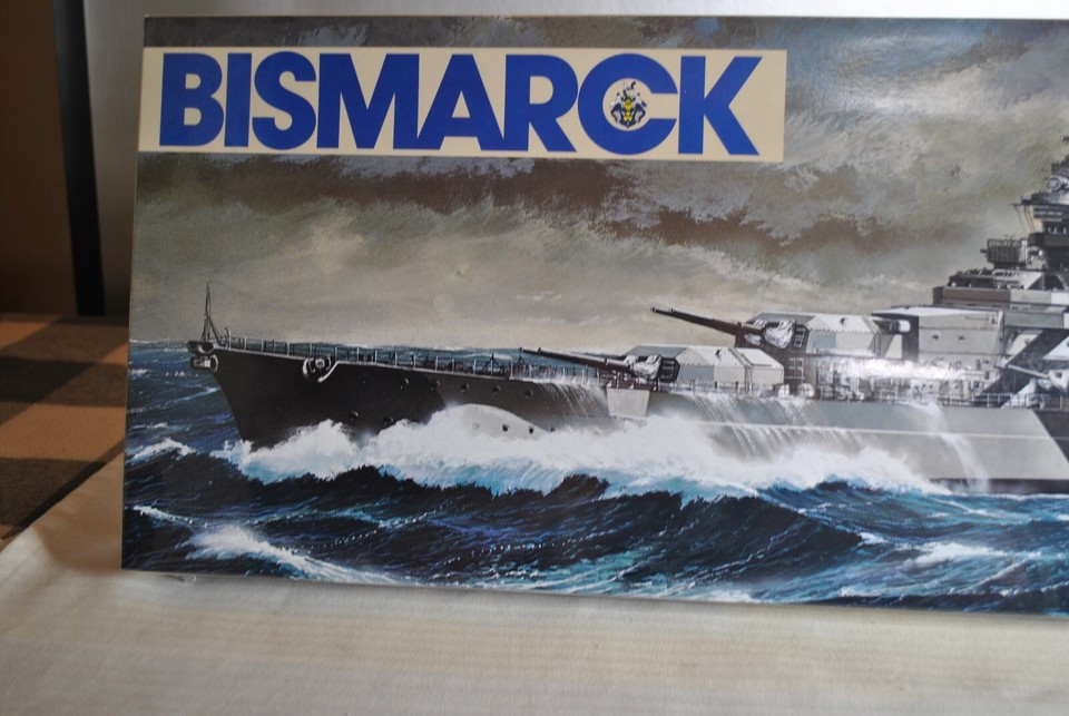 Tamiya German Battleship Bismarck 1/350 Scale Model. 78001 KIT Factory ...