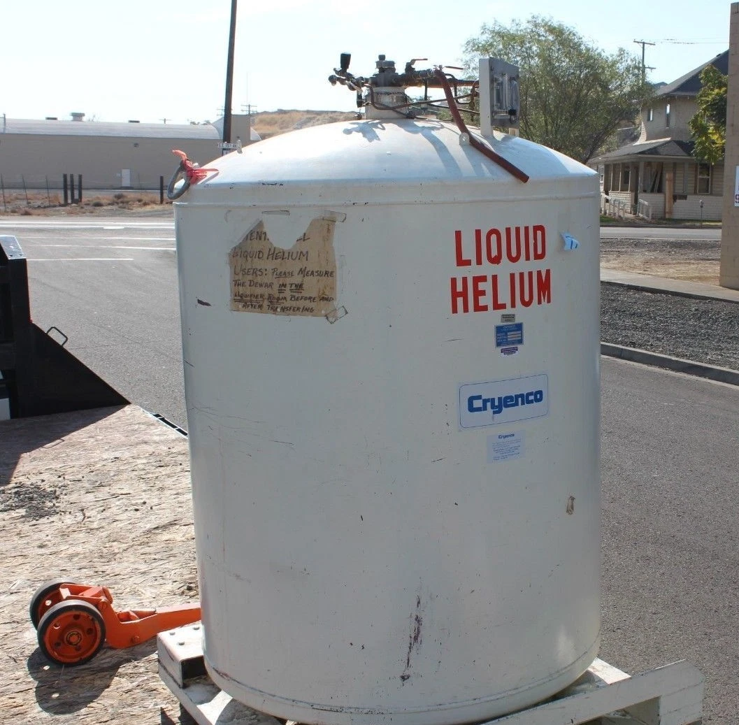 Liquid Helium Tank