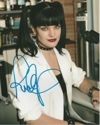 PAULEY PERRETTE ~ NCIS Photo R/P IN LAB COAT VERY NICE! | eBay
