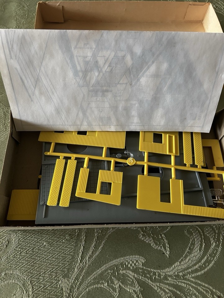 Heljan B217 Weekend - Cottages HO Scale Plastic Model Kit | eBay