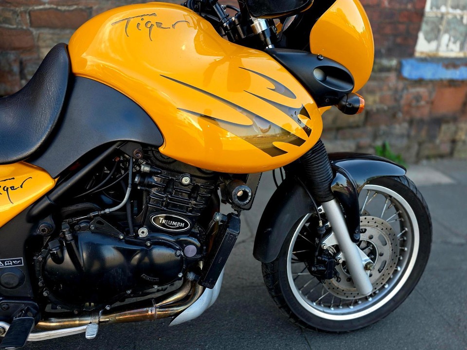 Triumph Tiger 885 Adventure PX Swap Anything considered 12 months Mot ...