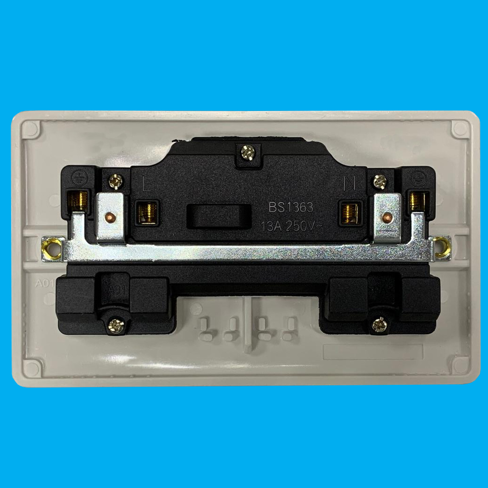 2 Gang, White Switched 13A Double Mains UK 3 pin Twin Wall Power Socket ...