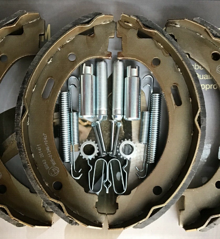 Parking Brake Shoe Set With Brake Springs Rear Commander Grand Cherokee ...