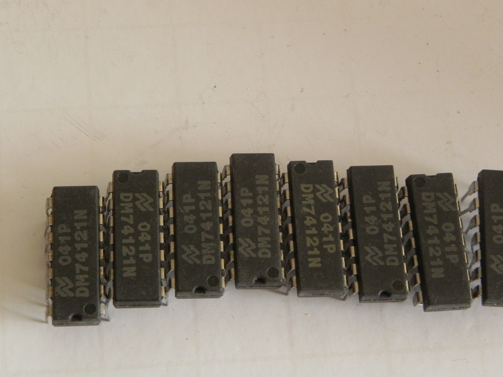 74121 One-Shot with Clear and Complementary Outputs --- Lot of 3 DM ...