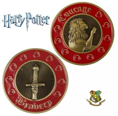 Gryffindor Courage Brave Coin, Geek Gear, Harry Potter, Hogwarts ...