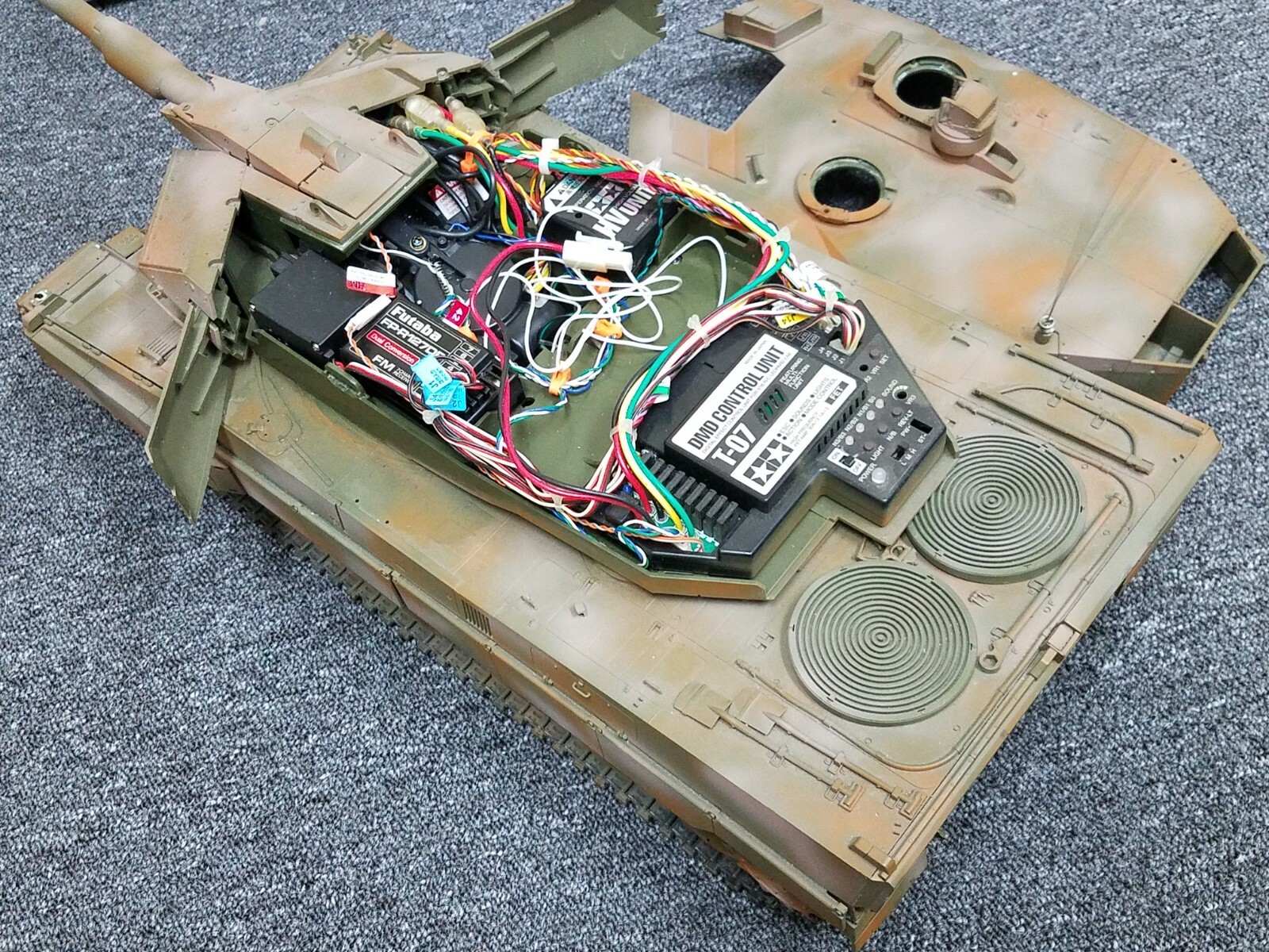 Use Tamiya RC 1/16 Leopard 2A6 Full Option w/ DMD Control Unit Tank ...