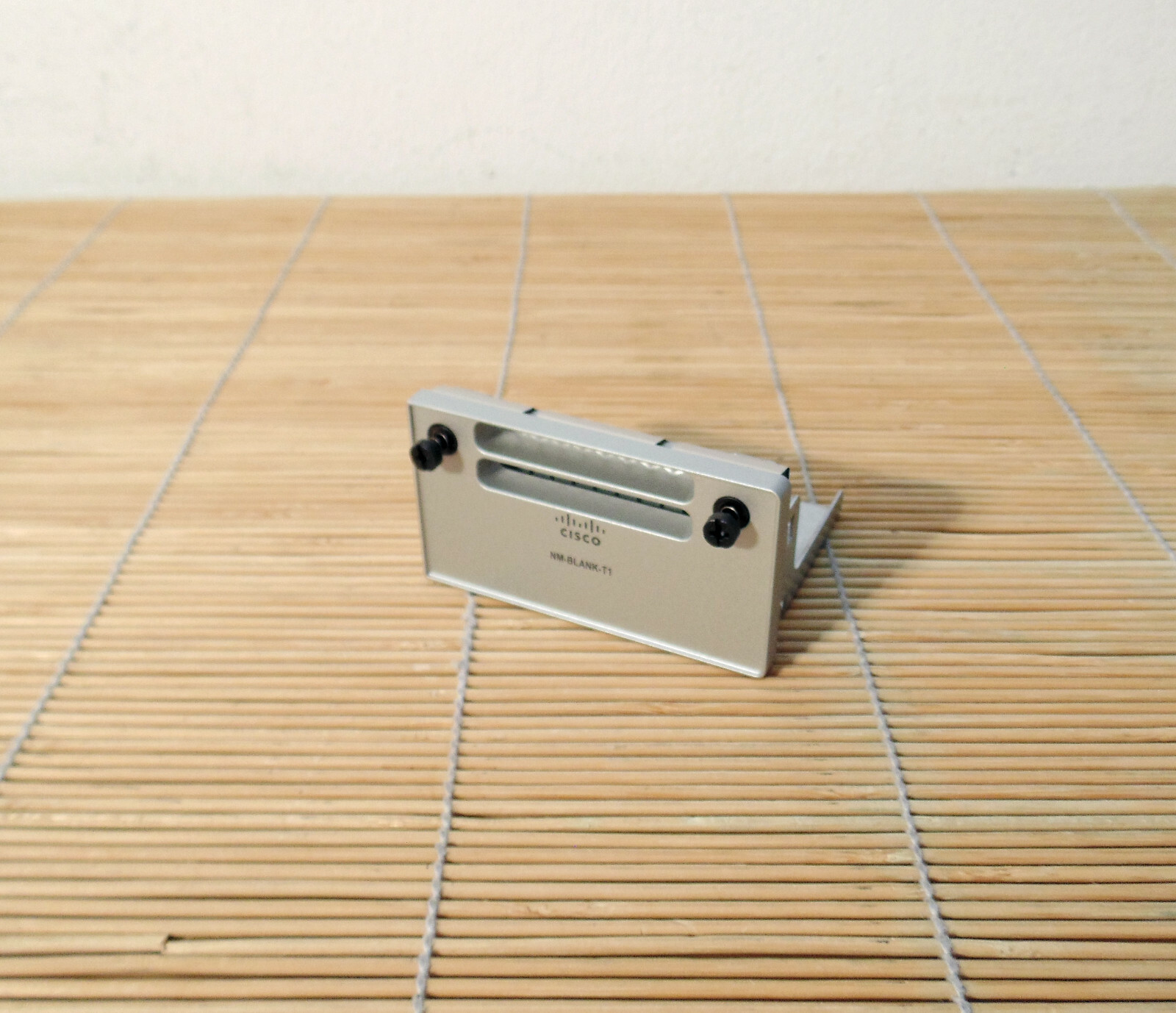 Cisco NM-BLANK-T1 Cisco Catalyst Type 1 Network Module Blank for 9300 ...