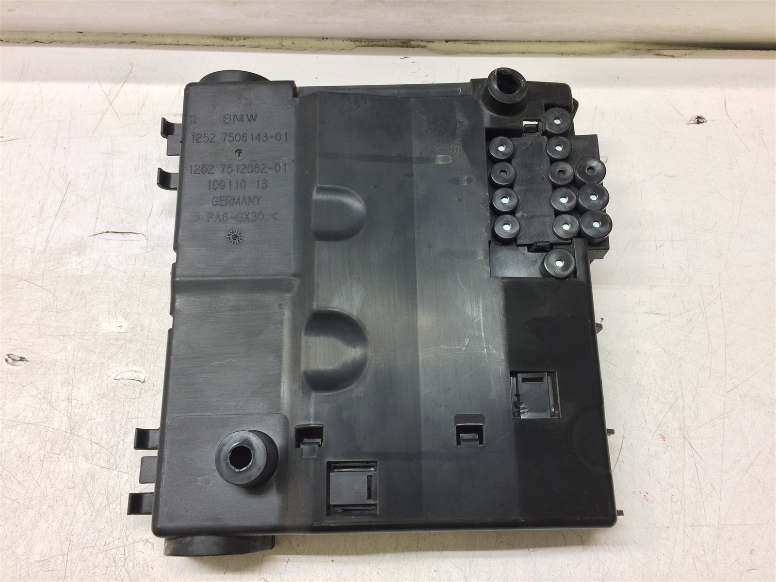03-05 Range Rover Battery Disconnect Module and Bracket Housing OEM ...