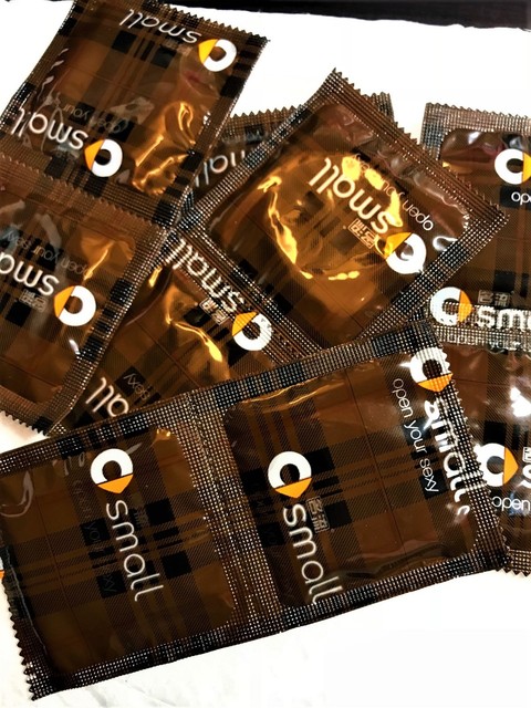 10pcs Small Tight 45mm Condoms for Men Smooth Condones Delay for sale ...