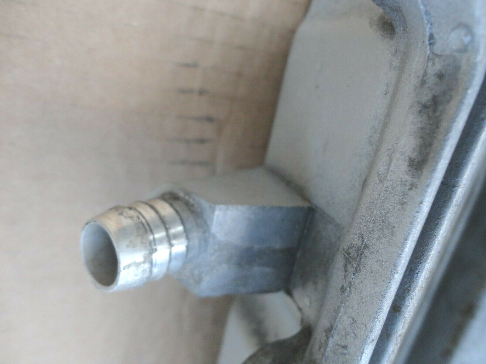 BMW E36 318i Z3 M44 1.9L OEM Engine Valve Cover cleaned ceramic painted ...