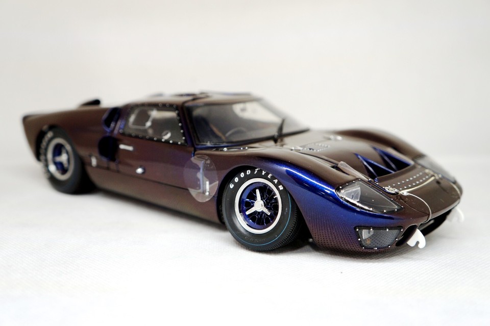 1966 EXOTO RACING LEGENDS FORD GT40 Mk II CATALUNYA SPLASH WITH DISPLAY ...