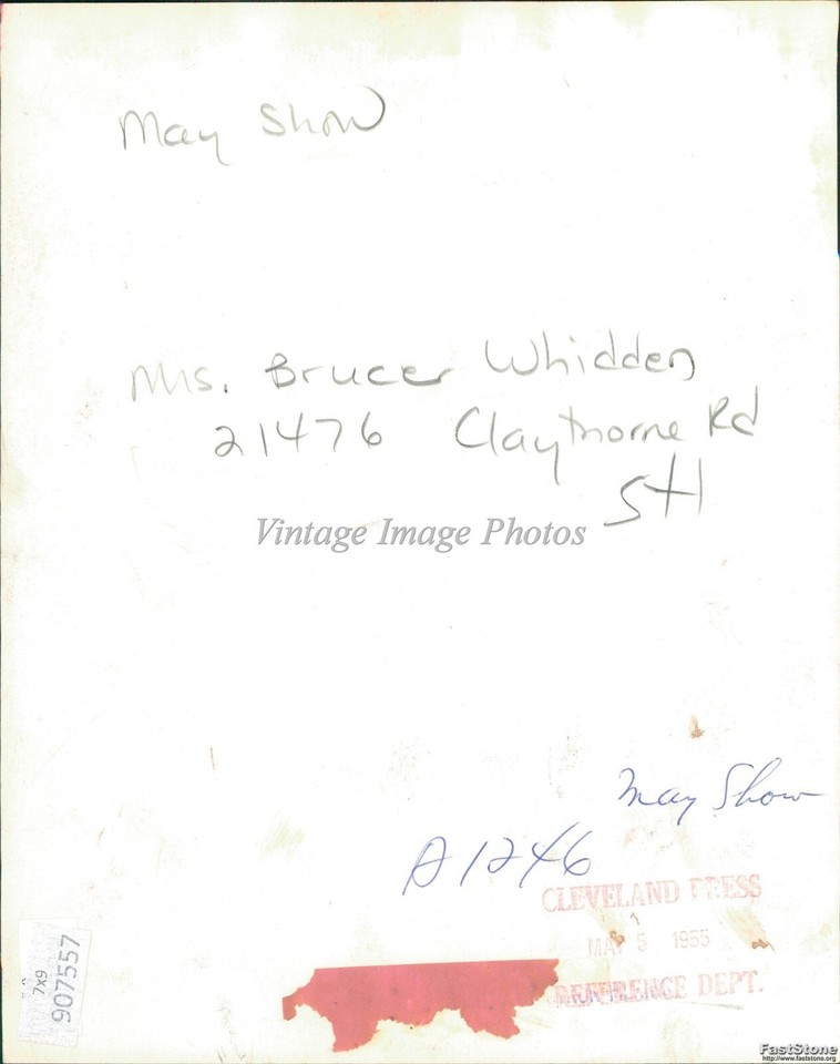 1955 Photo Mrs Bruce Whidden Admiring Cleveland May Show Sculpture ...