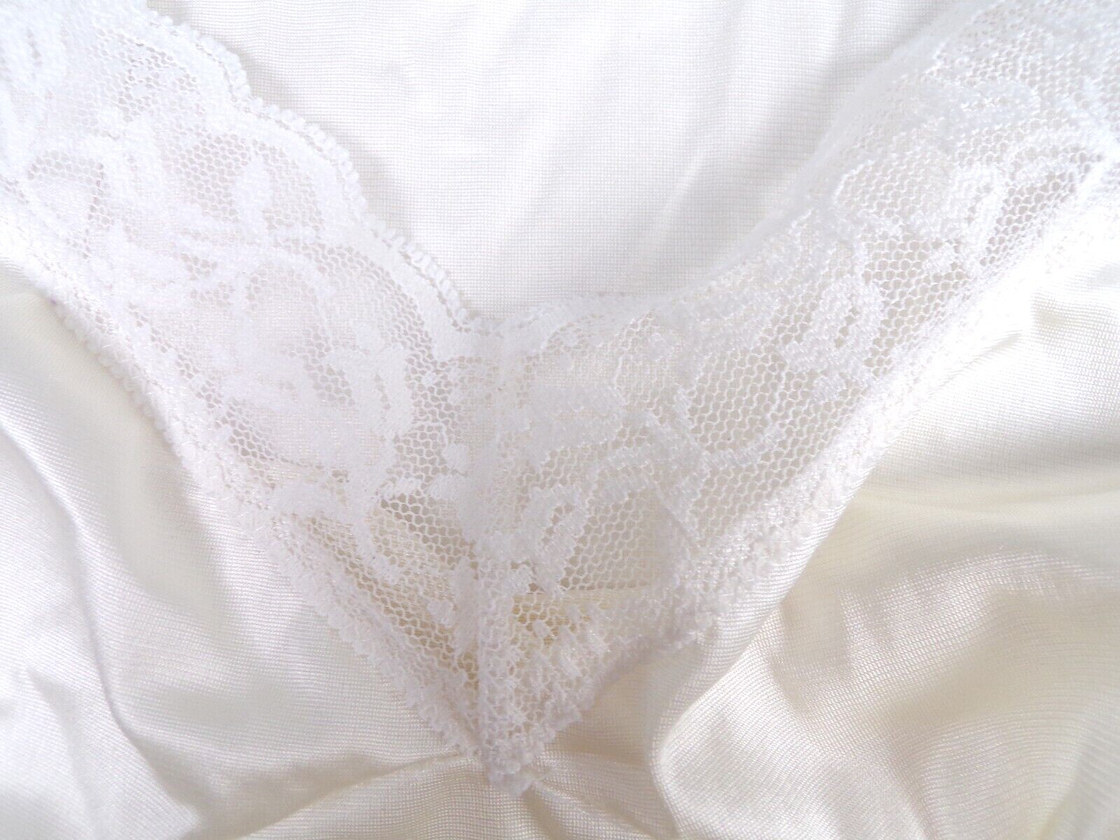 Vintage Sears Nylon Ivory Full Slip Tulip Lace Trim S… - Gem