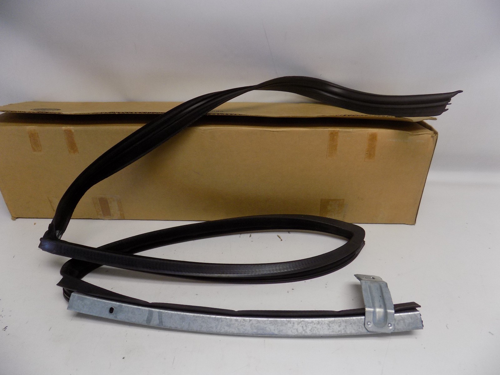 New OEM 1997-2001 Ford Lincoln Window Glass Rear Door Run Channel Right ...