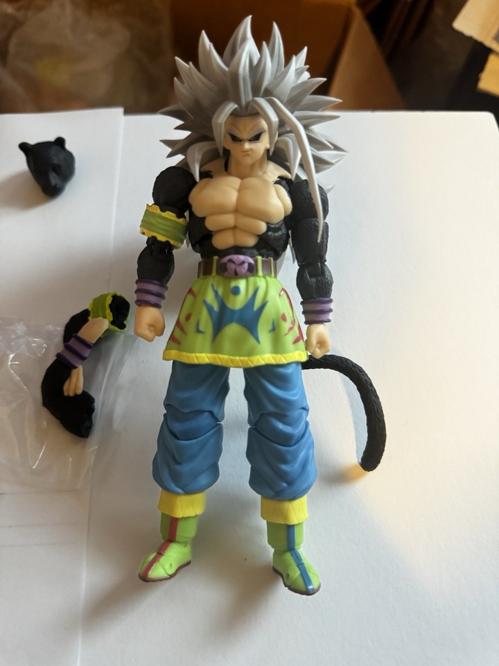 SH Figuarts Beast Deities / Kong Studios Dragon Ball Z K028 SSJ5 Goku ...