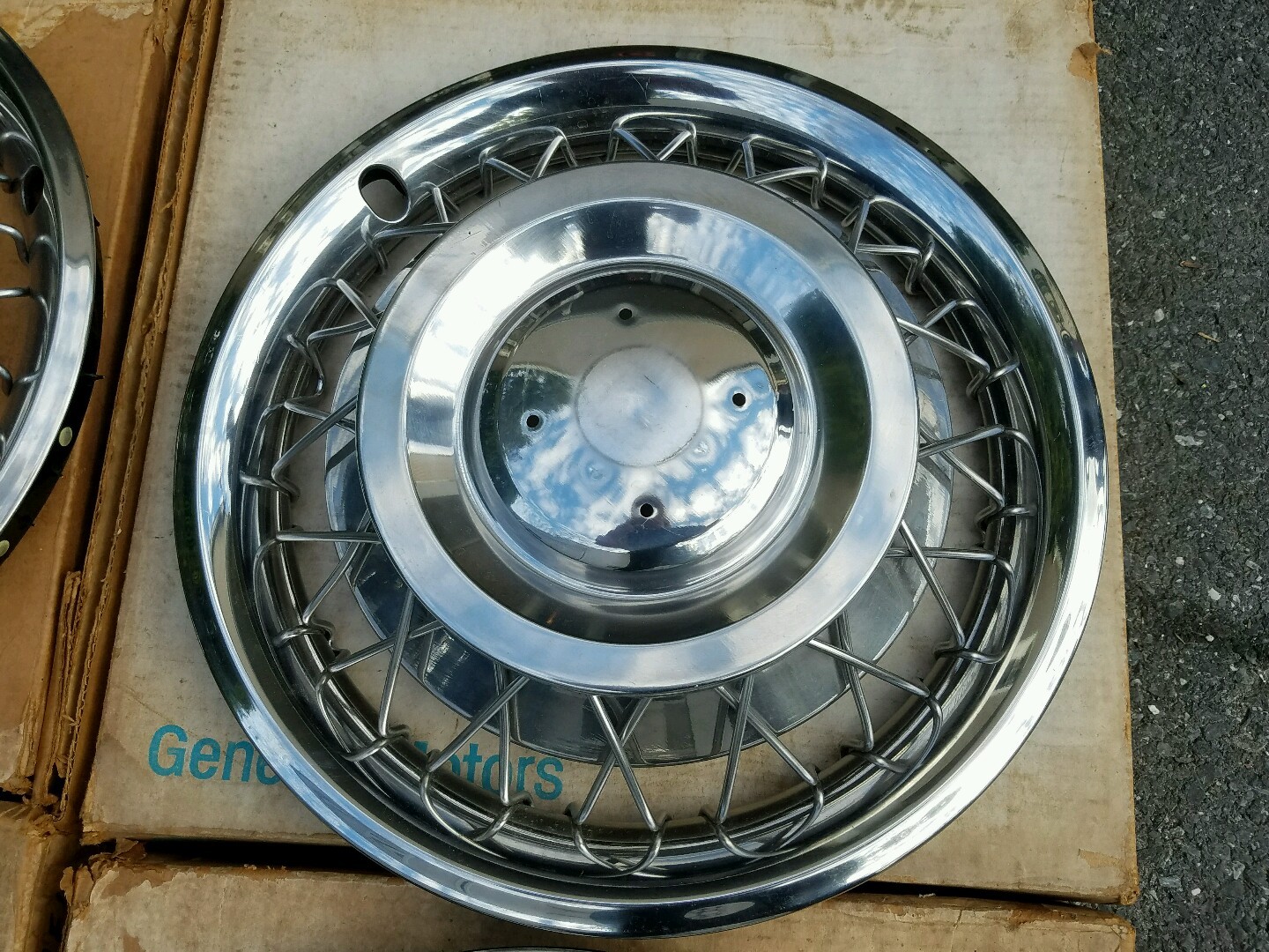 NOS GM 1962 63 Chevrolet Wire wheel Spinner Hubcaps 3826516 | eBay