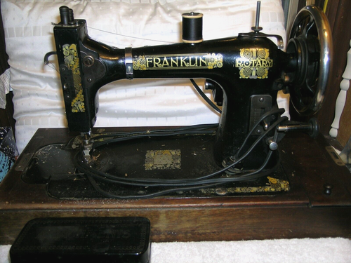 Franklin Portable Sewing Machine in Wooden Case / Attachments Antique ...