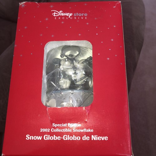 Disney Store SE Exclusive 2002 Snowflake Christmas Snow Globe. Mickey ...
