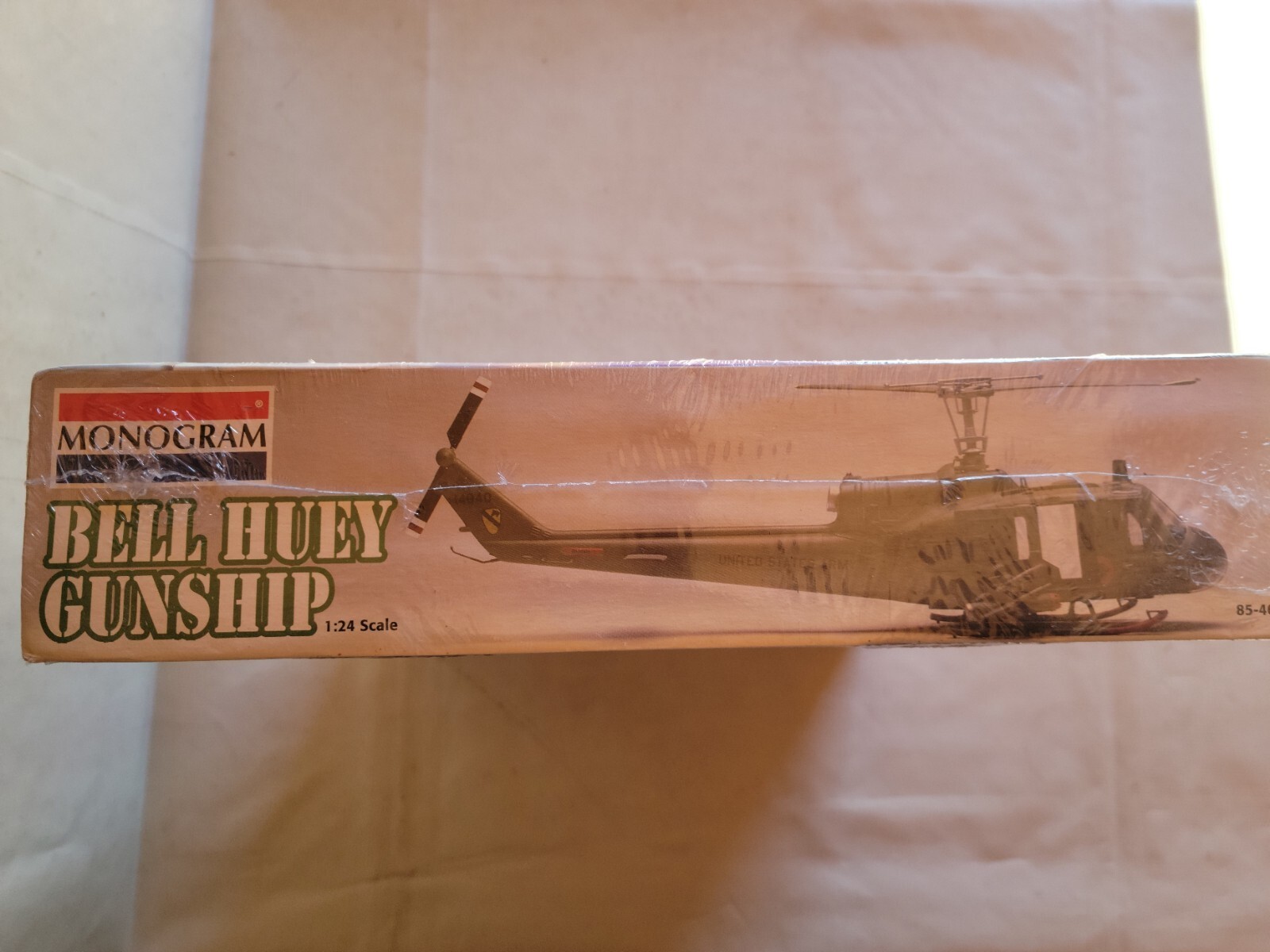 Monogram Bell Huey Gunship Plastic Model Kit #85-4675 1:24 Scale | eBay