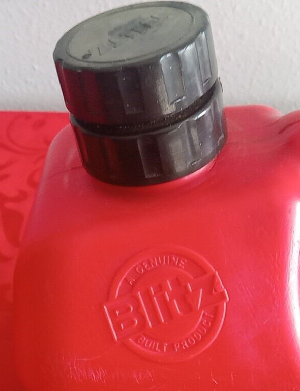 Vintage Blitz pre ban 1 gallon 4 ounce gas cans lot of 2 model # 11805 ...