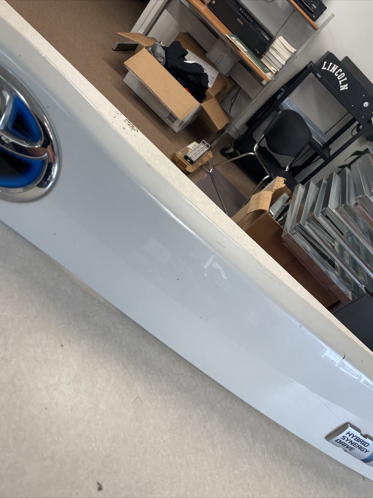 2010-2015 WHITE TOYOTA PRIUS REAR TRUNK HATCH HANDLE FINISH PANEL TRIM ...