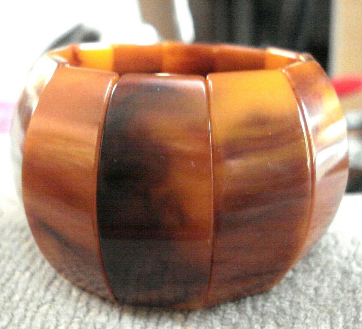 RARE 1950's CHERRY AMBER BAKELITE WIDE MARBLED SWIRLE… - Gem