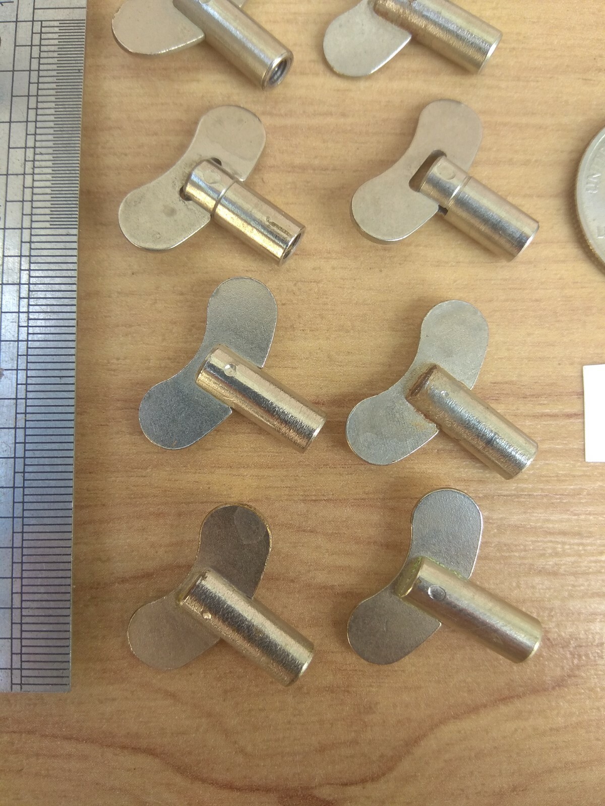 #13 Lot 10 vintage wind-up winding alarm clock keys round hole ...