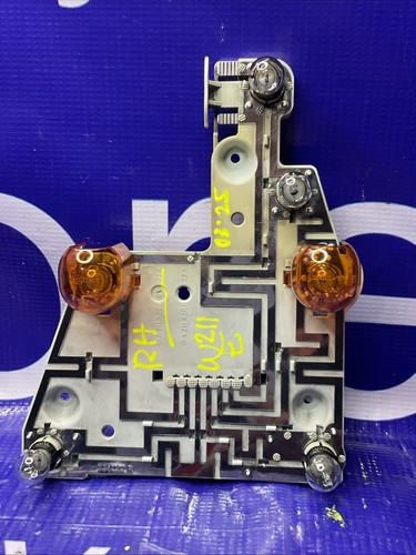 03-06 Mercedes W211 E-Class RH Side HALOGEN Taillight Bulb Holder ...