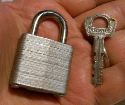 Vintage Old MASTER LOCK CO No Number Padlock w 1 Working Key Milwaukee ...