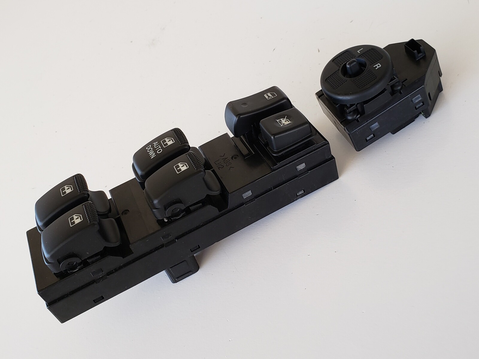 05-10 Kia Sportage LX 93570-1F370 Drivers Side Left Master Window ...