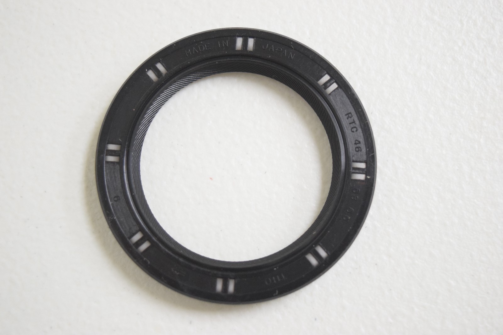 Toyota and Lexus GS300 IS300 SC300 Crankshaft Seal 9031146001 | eBay