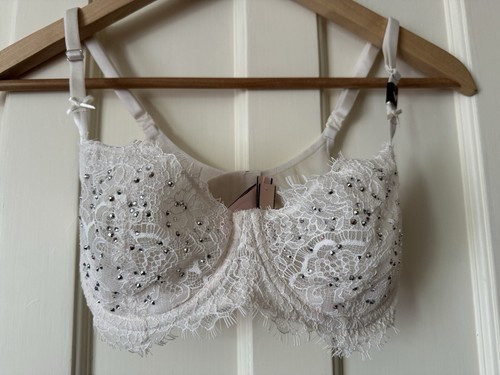 Gorgeous Cream Bra With Crystals VICTORIA'S SECRET Underwired Size 32D ...