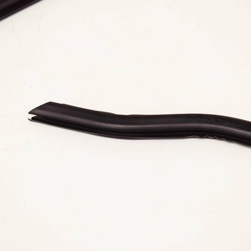 NEW BMW 5 E39 WINDSCREEN MOULDING TRIM SEAL 51318159784 8159784 +OEM NO ...