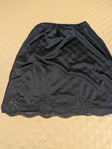 Vintage Half Slip Women's black nylon lacy w/slit BODY LITES JC PENNEY ...