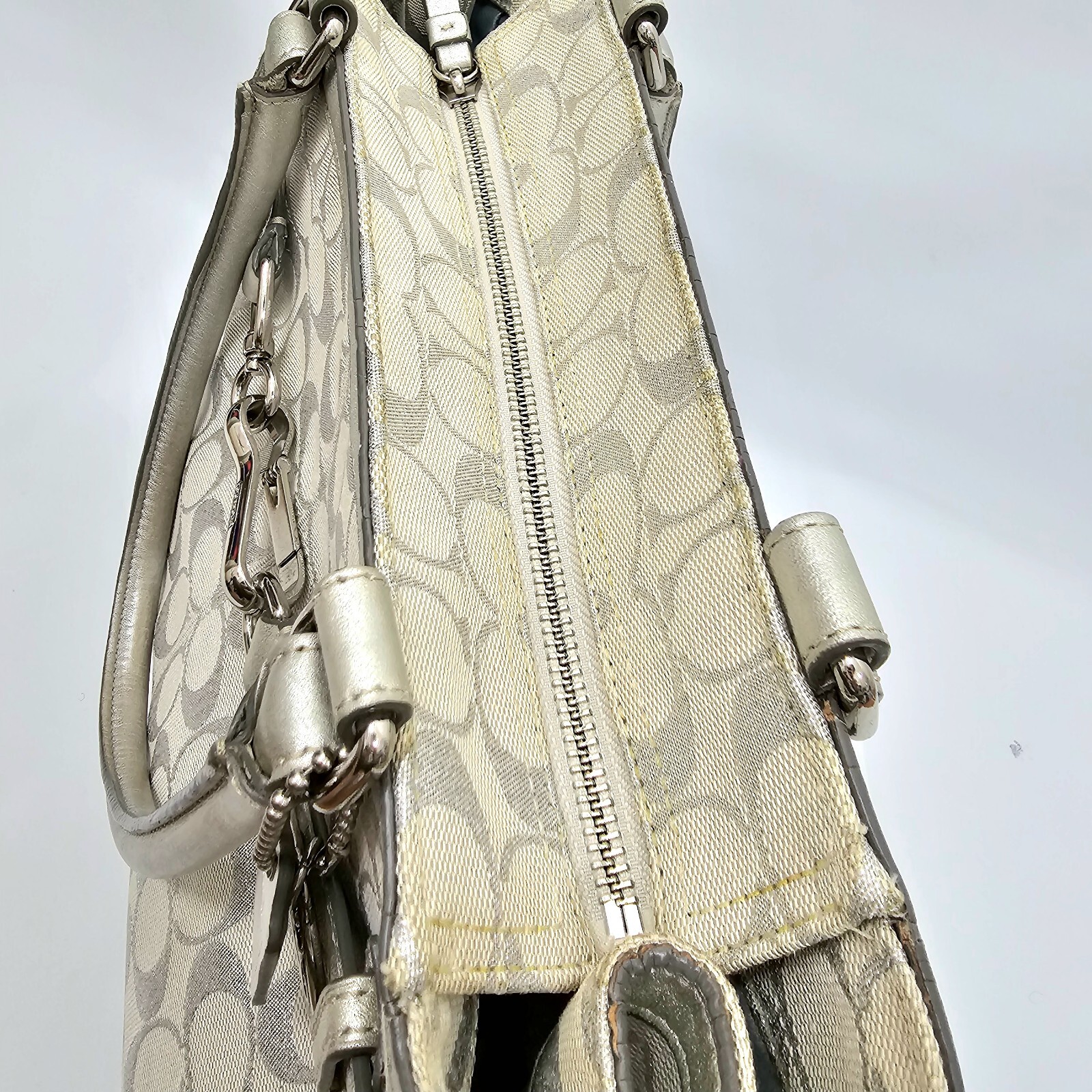 Coach Signature White Silver Jacquard Leather Carryal… - Gem